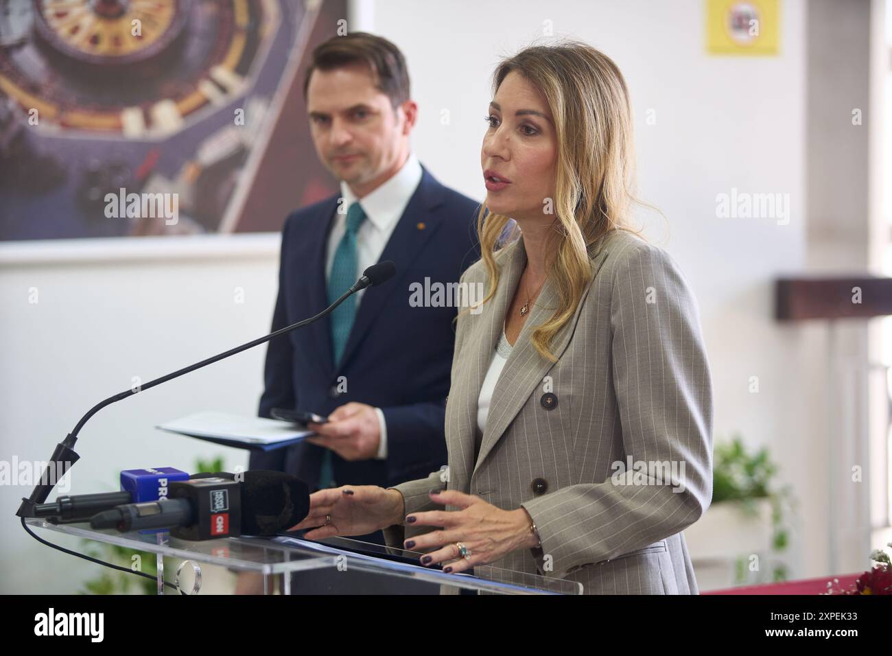 Novi Sip, Serbia. 5th Aug, 2024: Dubravka Djedovic Handanovic (R ...