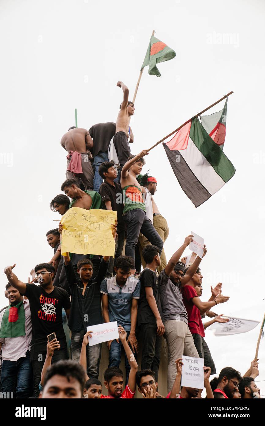 Bangladeshi people are celebrating Freedom Day of their new Bangladesh ...