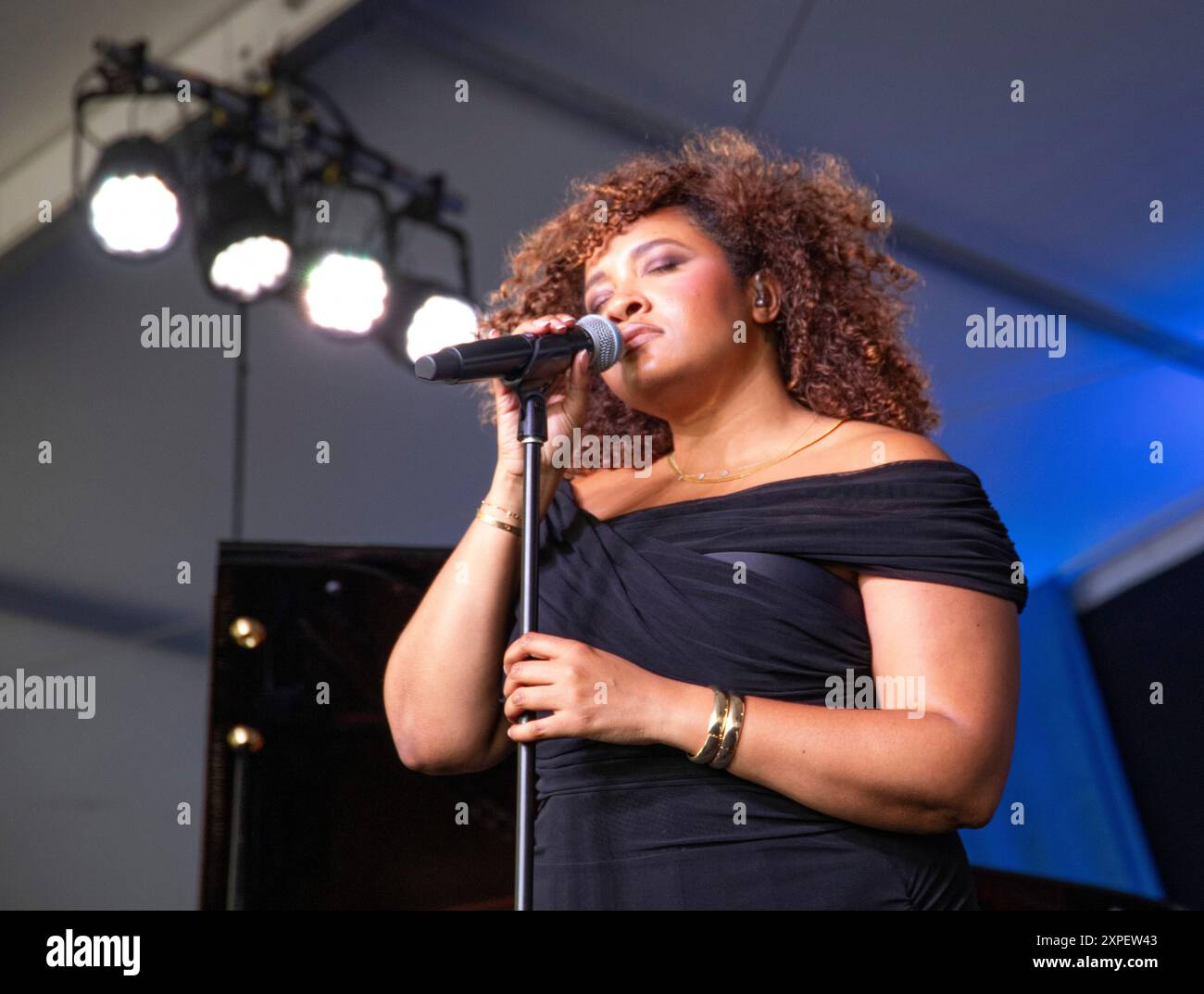 Harbor stage newport jazz festival hi-res stock photography and images ...