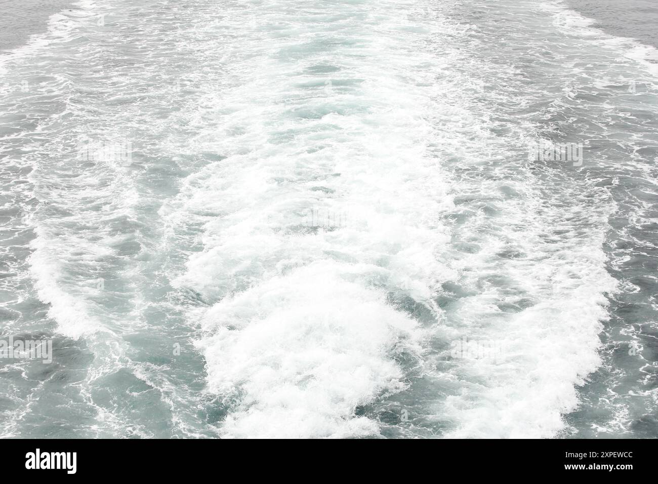 Back view boat trail water hi-res stock photography and images - Alamy