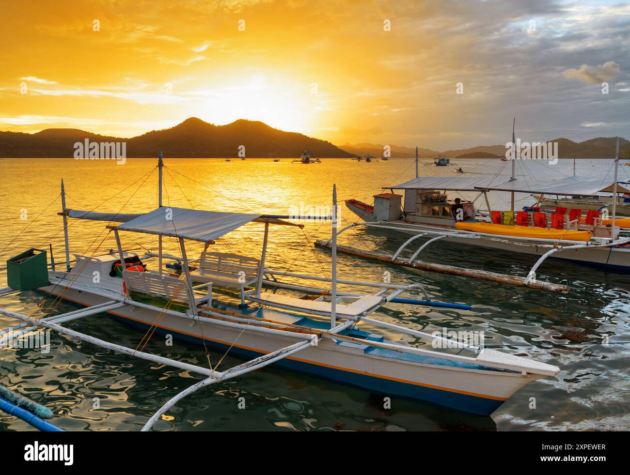 Philippine yacht hi-res stock photography and images - Alamy