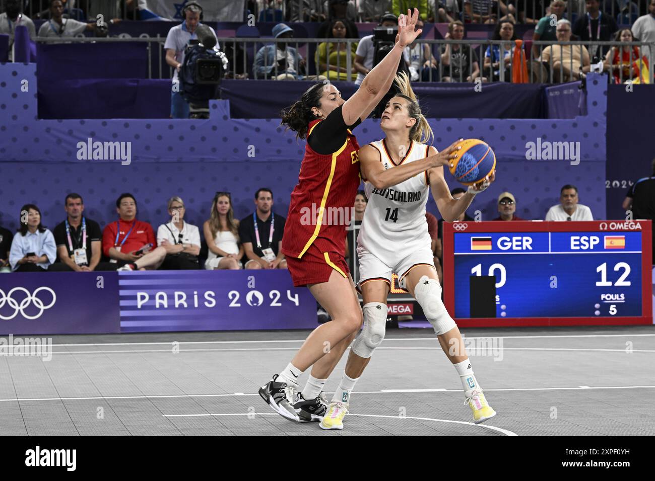 Paris, France. 05th Aug, 2024. Sonja Greinacher (GER) vs Vega Gimeno ...