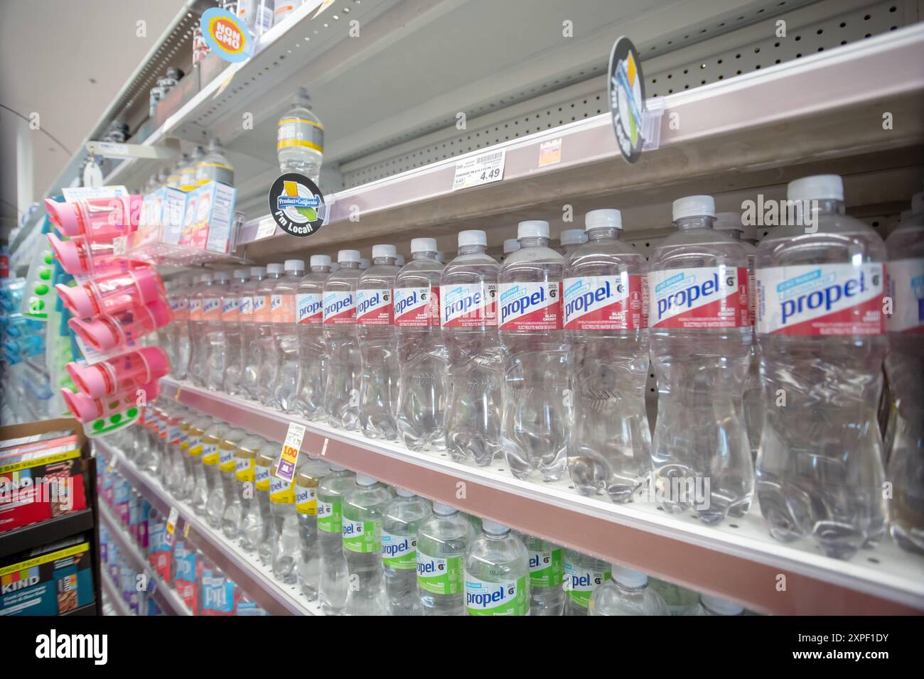 Pepsi glass bottles hi-res stock photography and images - Alamy