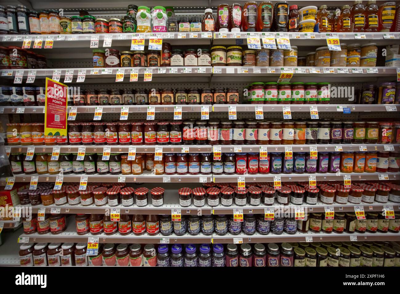 Jam jars display market hi-res stock photography and images - Alamy
