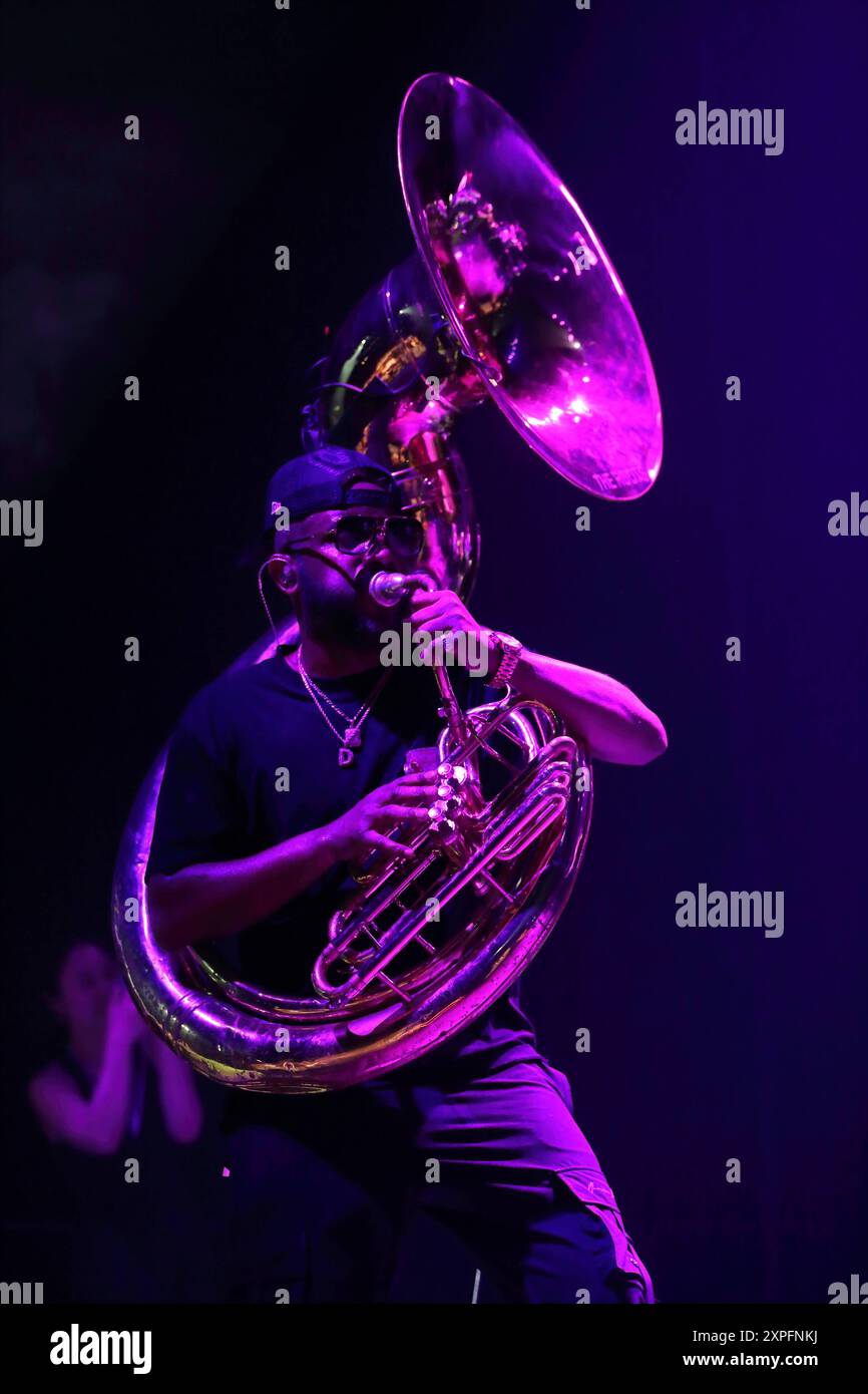 Legendary damon hi-res stock photography and images - Alamy