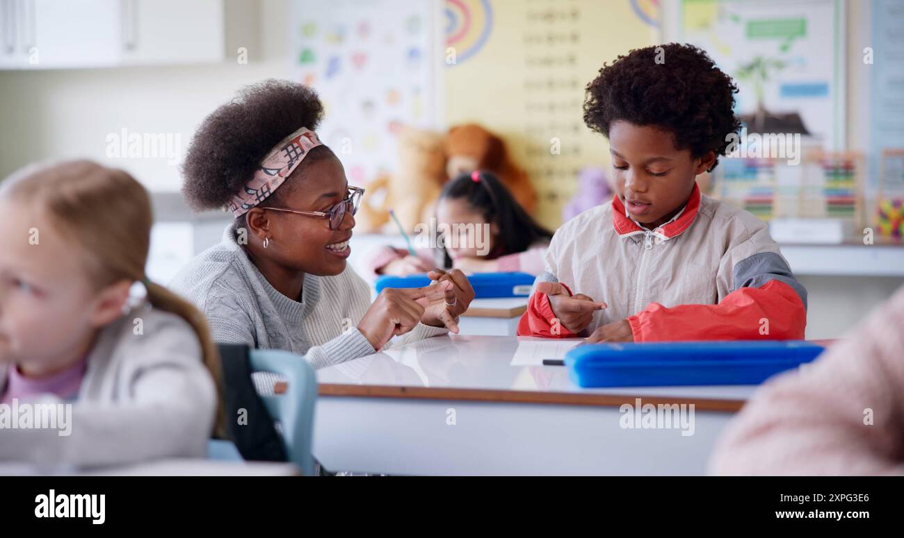 Counting numbers happy children hi-res stock photography and images - Alamy