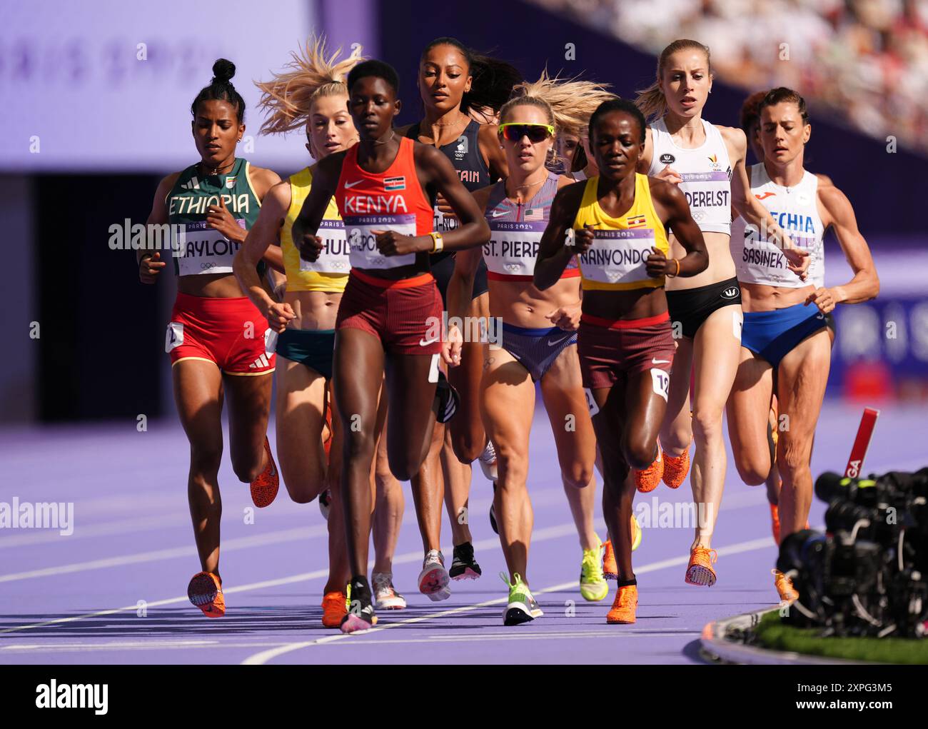 Great Britain's Revee Walcott-Nolan (middle of group) in action during ...