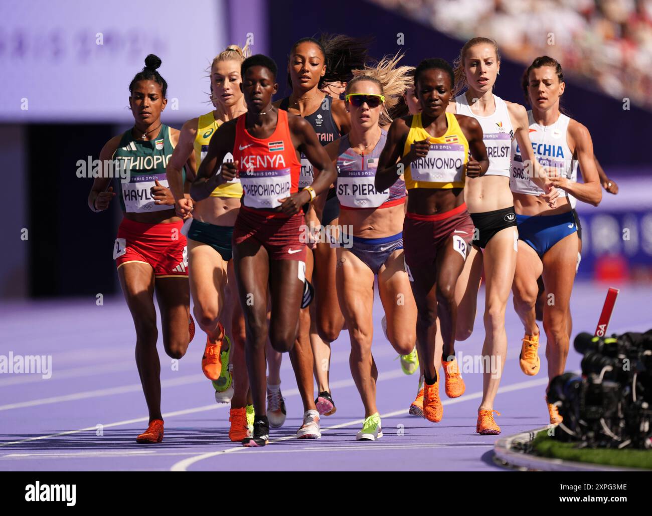 Great Britain's Revee Walcott-Nolan (middle of group) in action during ...