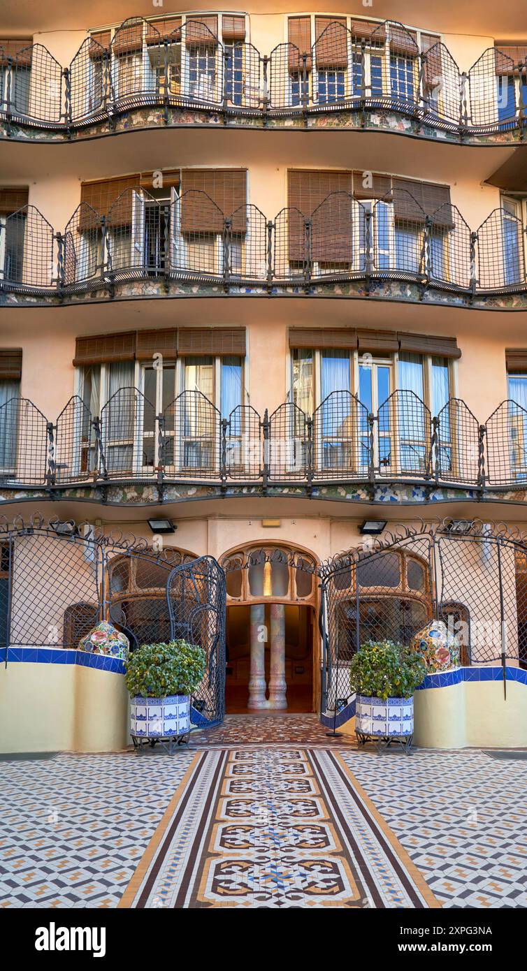 Gaudi balcony hi-res stock photography and images - Alamy