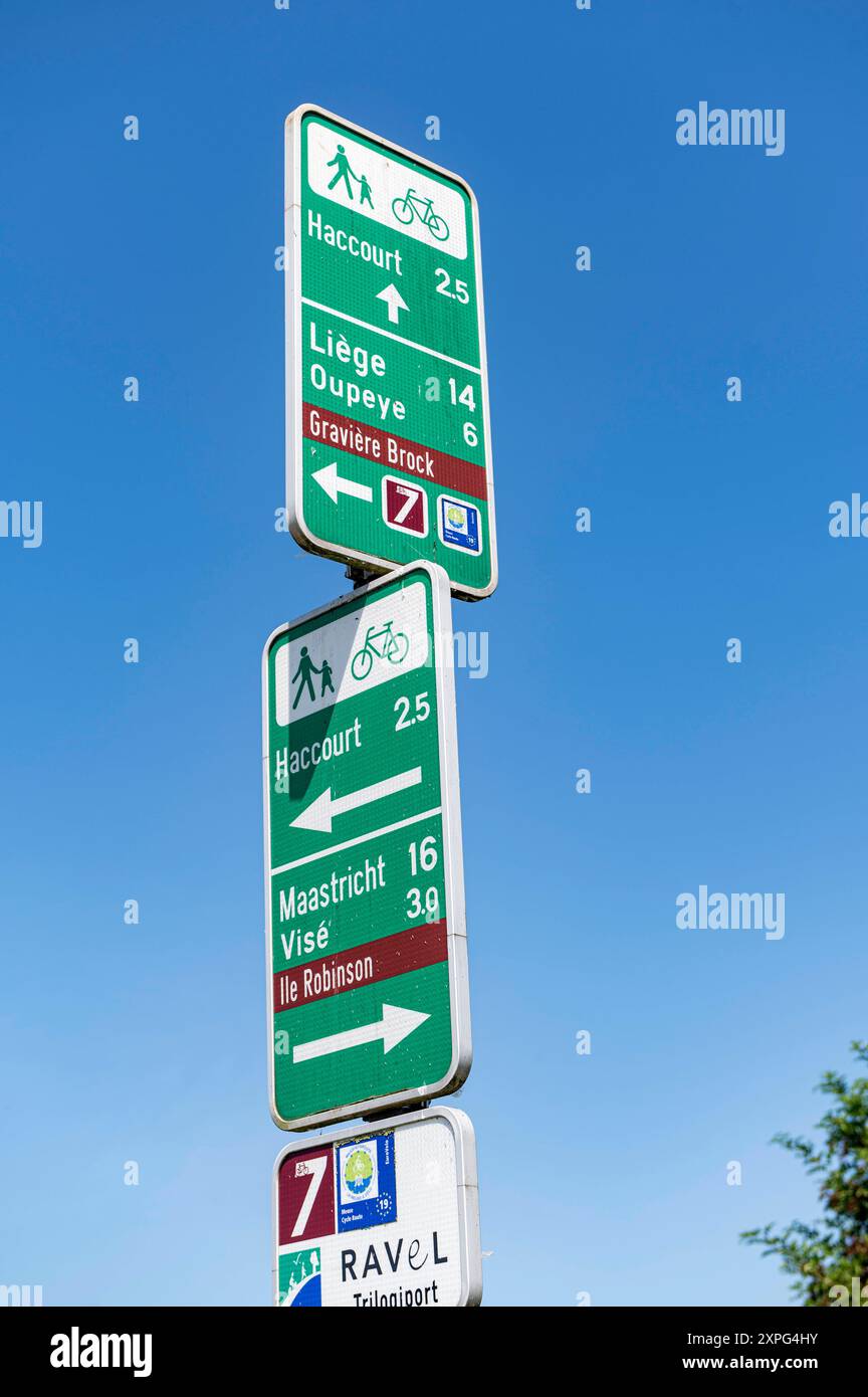 VisÃ / Wezet Belgie Belgium 29th July 2024 Cycle route signs with ...