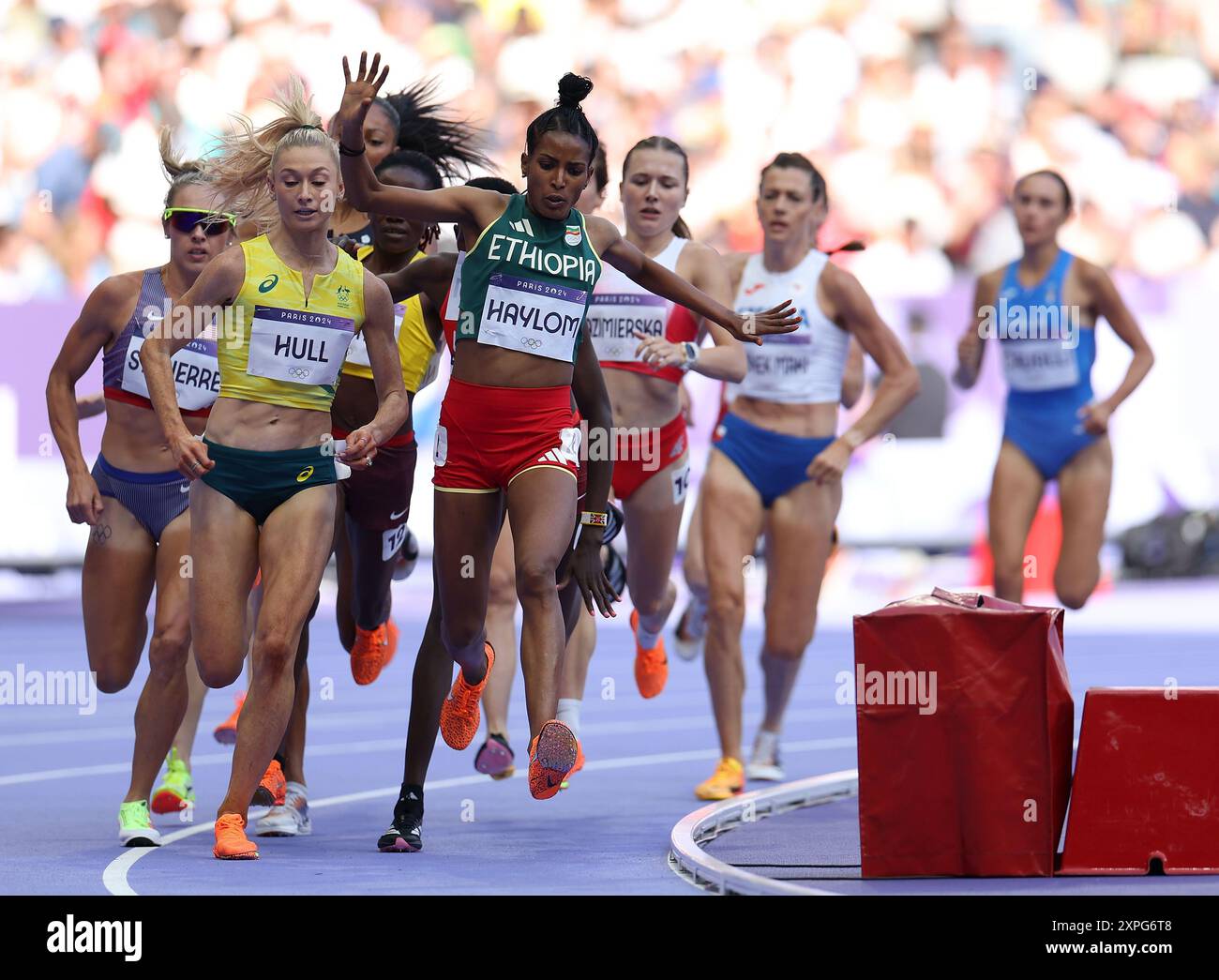 Paris, France. 6th Aug, 2024. Jessica Hull (L front) )of Australia and ...