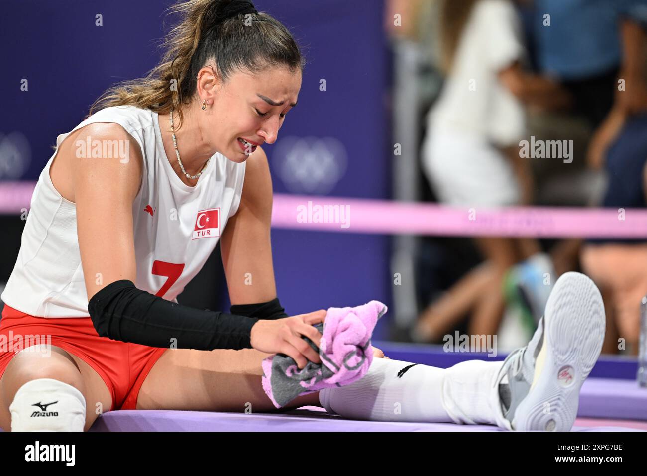 Paris, France. 6th Aug, 2024. Hande Baladin of T¨¹rkiye reacts after ...
