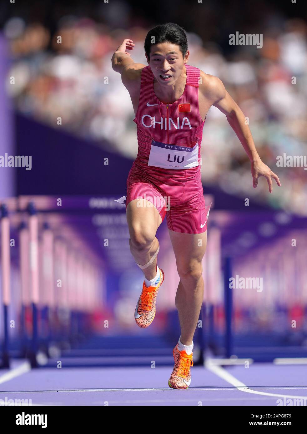 (240806) -- PARIS, Aug. 6, 2024 (Xinhua) -- Liu Junxi of China competes ...