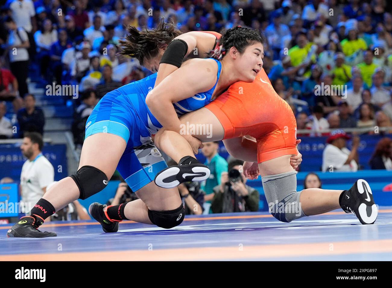 Mongolia's Delgermaa Enkhsaikhan and Japan's Nonoka Ozaki, left ...