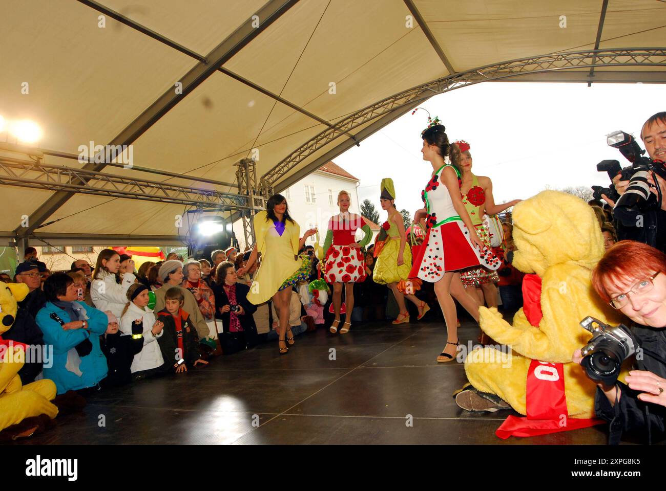 RECORD DATE NOT STATED Modelling in the fashion industry for business ...