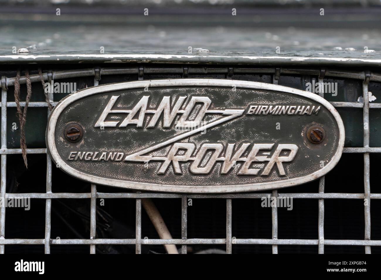 grille badge vintage green classic land rover defender at Threlkeld ...