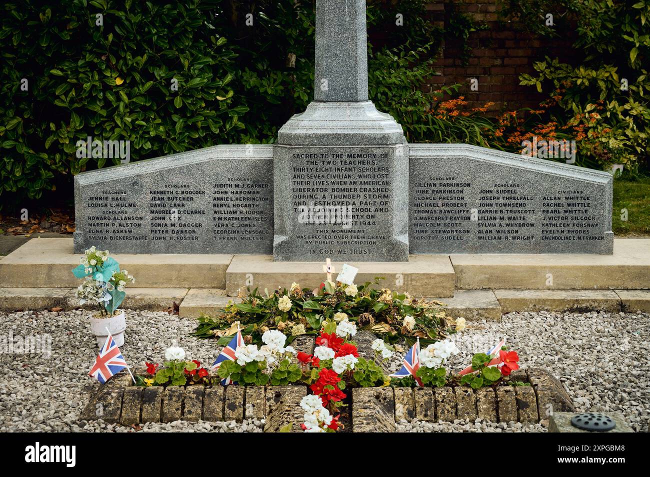 The memorial in Holy Trinity Churchyard to the dead of the Freckleton ...