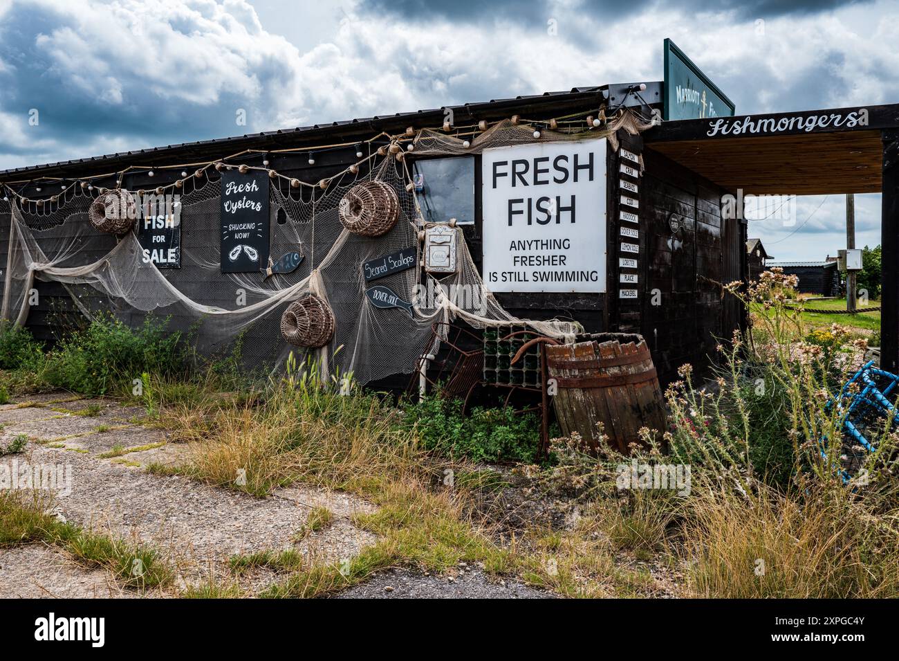 Wooden Fish Shack selling fresh fish on the beach at Aldeburgh, Suffolk ...