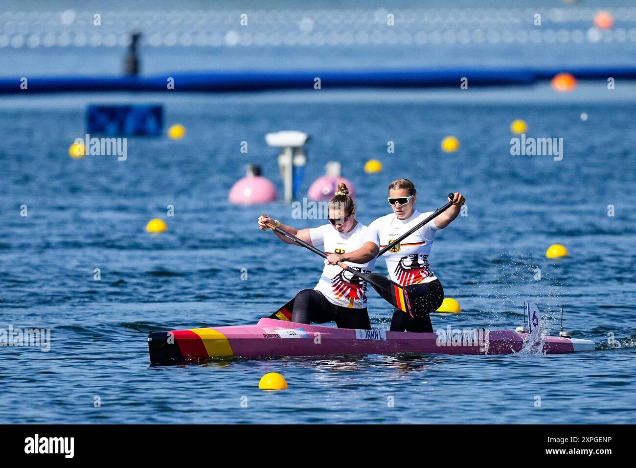 Lisa Jahn and Hedi Moana Kliemke of Germany compete during Women's ...