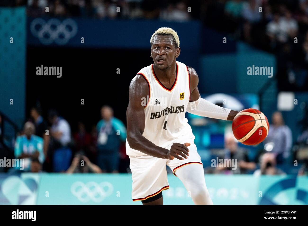 Isaac Bonga (Deutschland, #00) am Ball, FRA, Olympische Spiele Paris ...