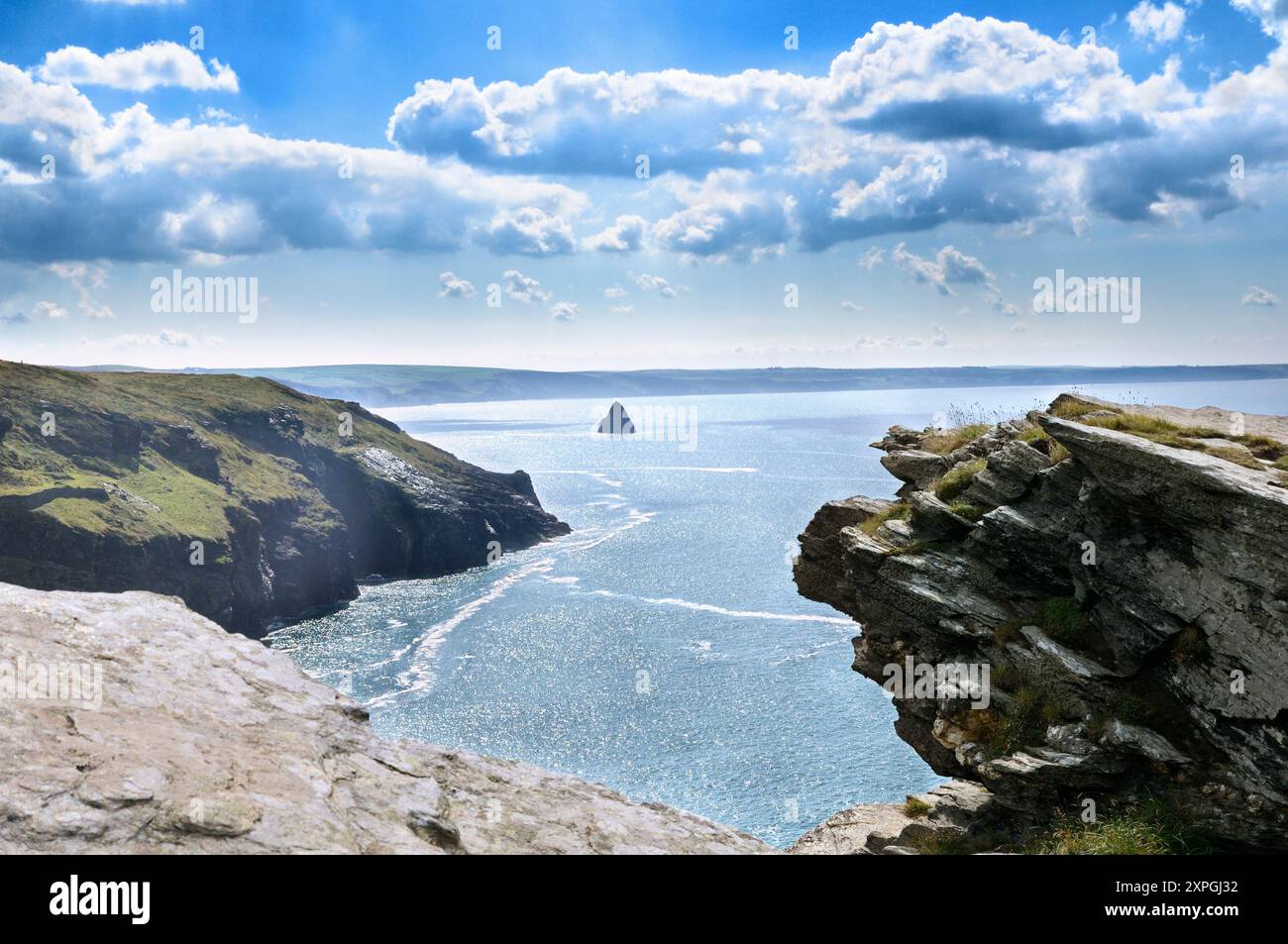 Breathtaking view of the dramatic North Cornwall coastline from ...