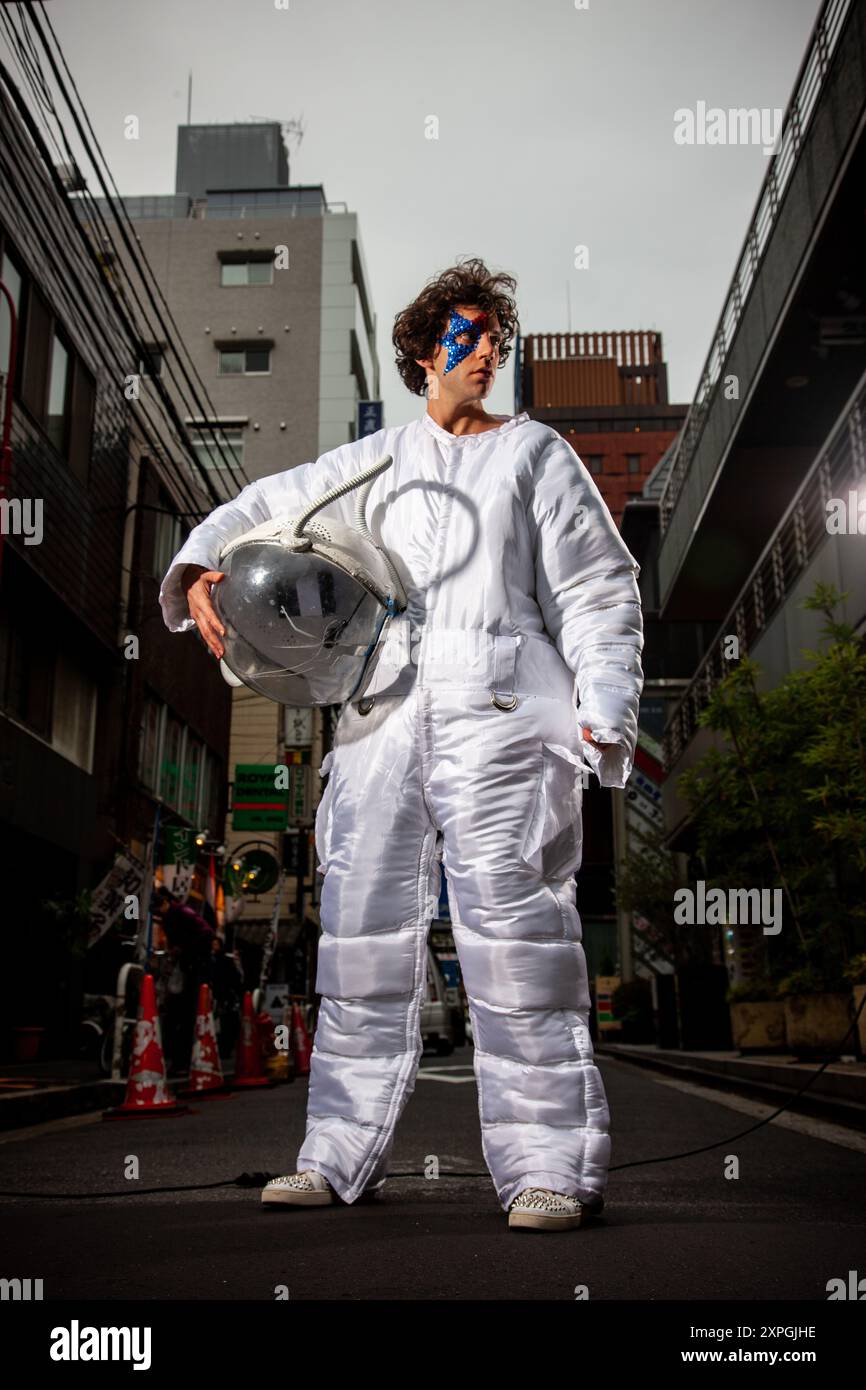 Mika tour of Asia Stock Photo - Alamy