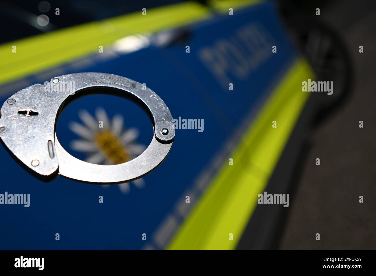 Handschließen hi-res stock photography and images - Alamy
