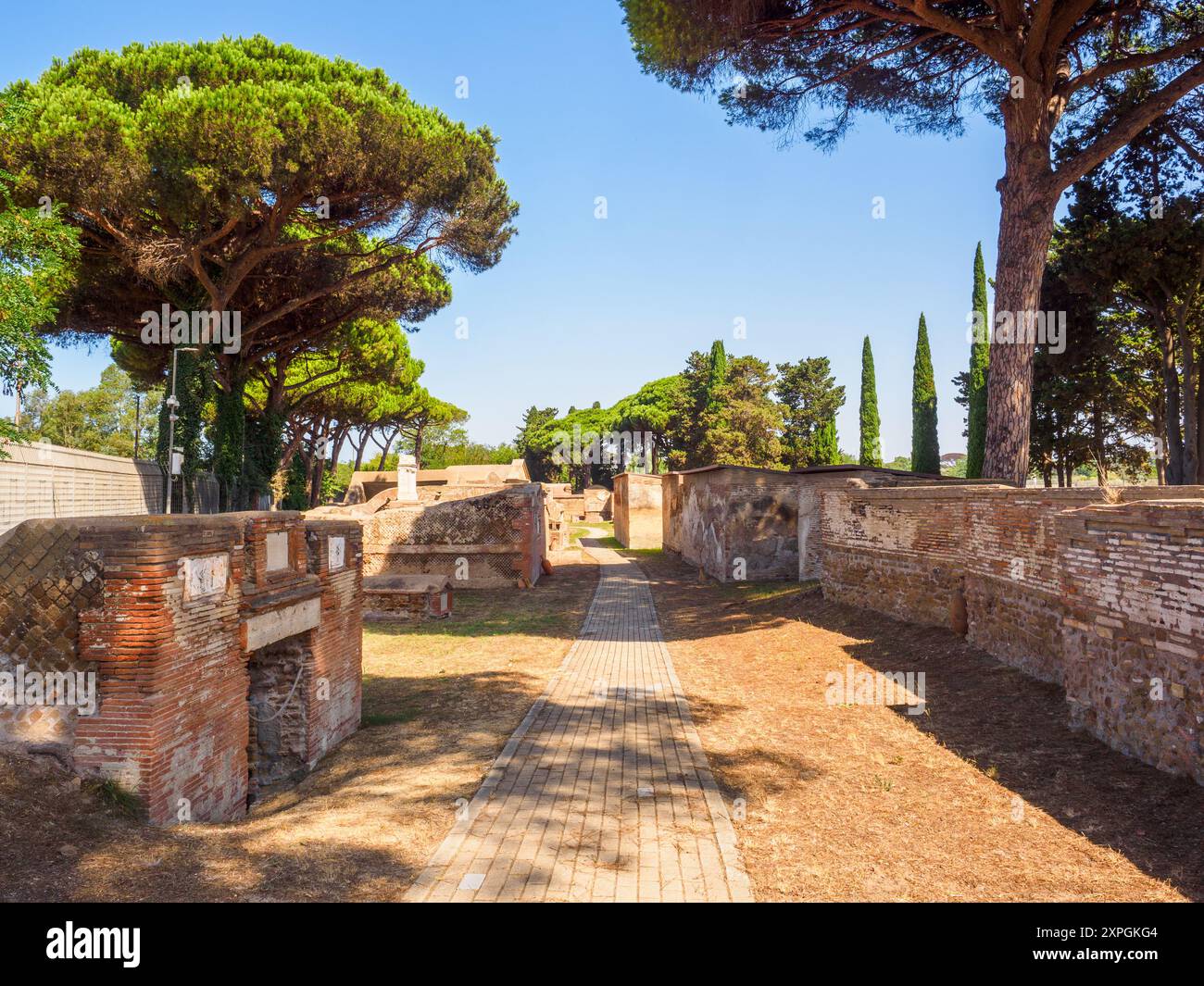 Burial buildings of one or two storey square room, often surrounded by ...