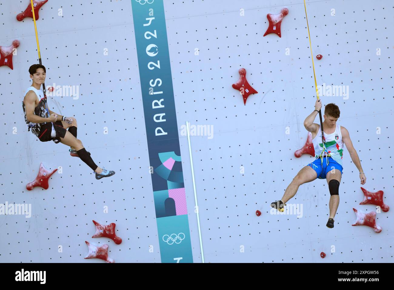 Shin Euncheol of South Korea, left, and Matteo Zurloni of Italy compete ...
