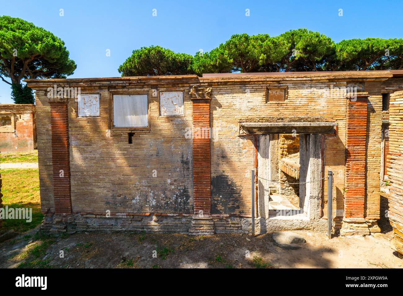 Burial buildings of one or two storey square room, often surrounded by ...