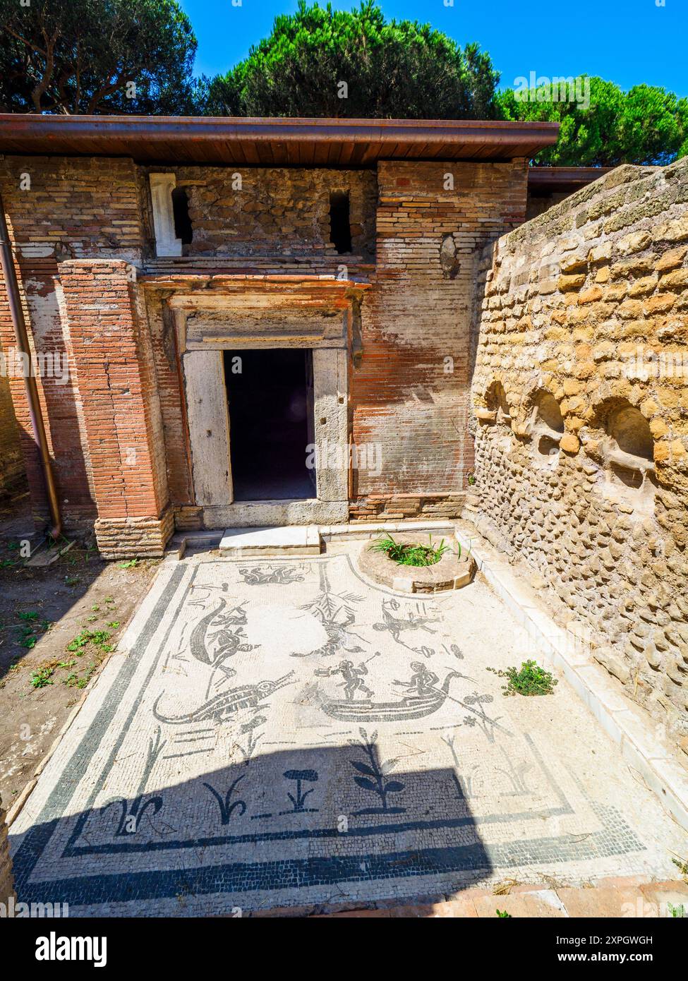 Burial buildings of one or two storey square room, often surrounded by ...