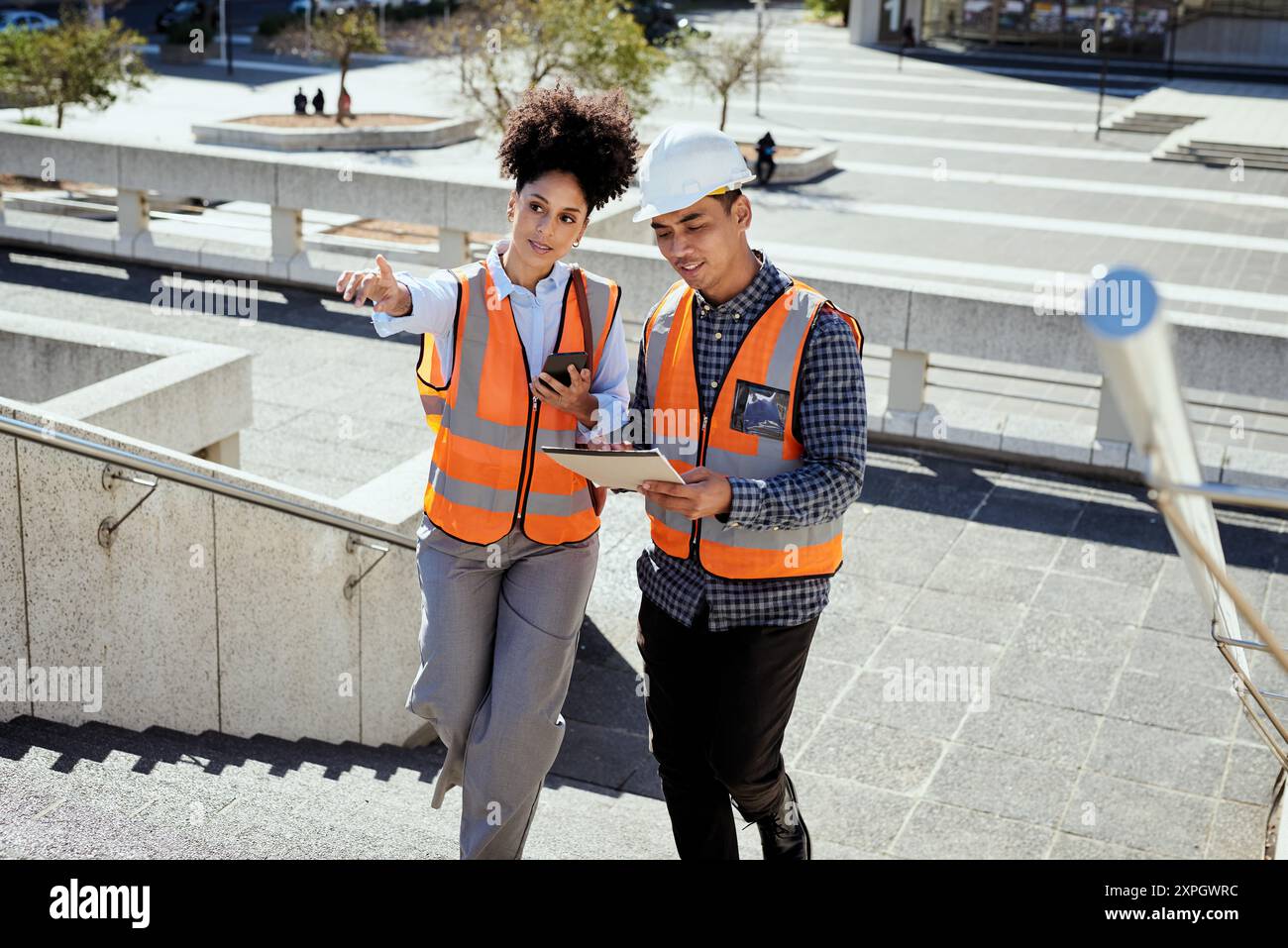 Diverse male and female it engineers hi-res stock photography and ...