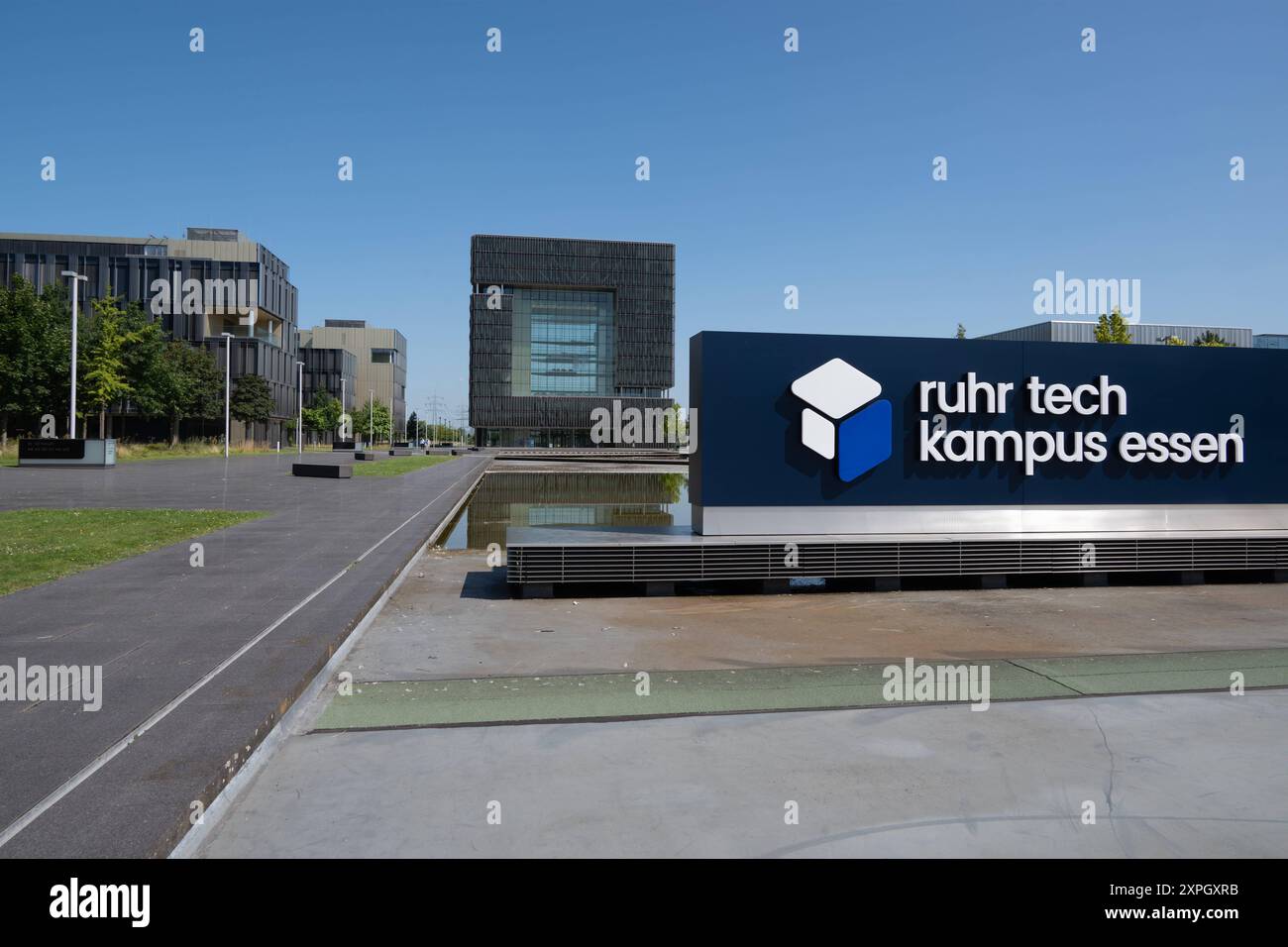 Das Ruhr Tech Kampus Essen, die Konzernzentrale von ThyssenKrupp in Essen, vormaliger Name ...
