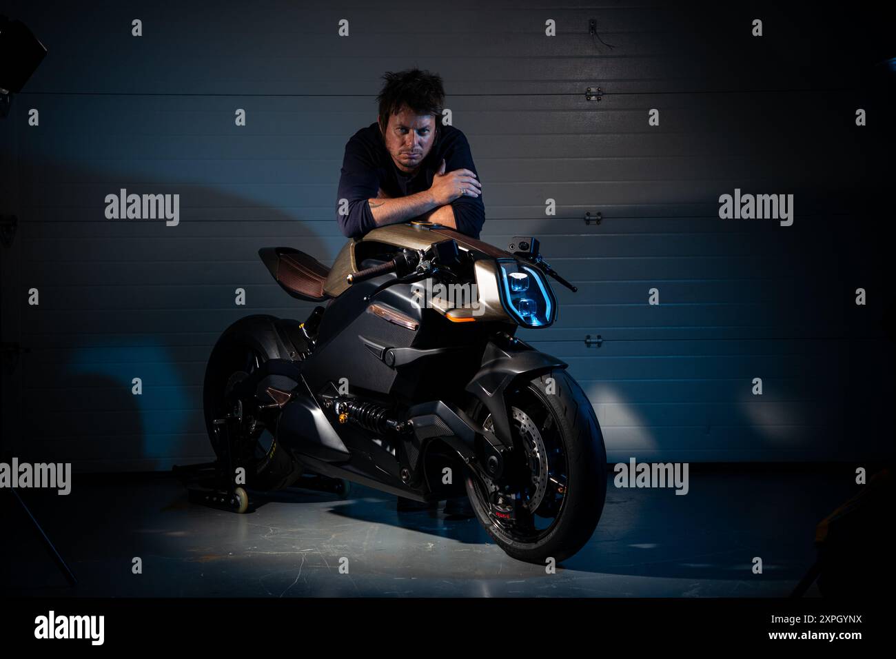 Vehicles hi-res stock photography and images - Alamy