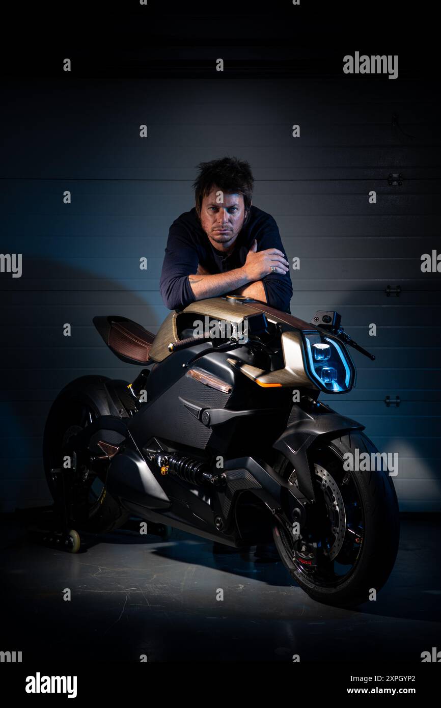 Vehicles hi-res stock photography and images - Alamy