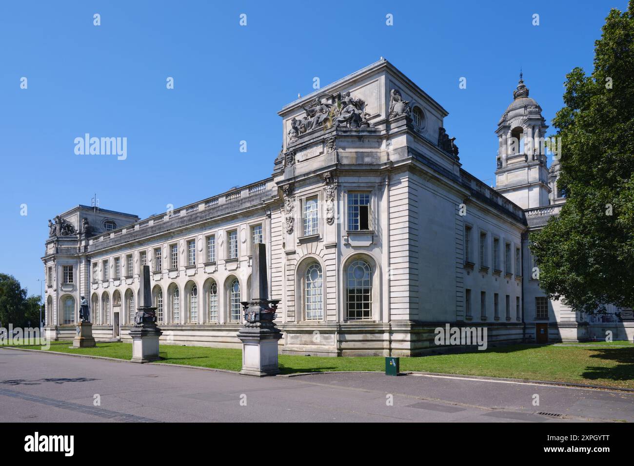 Law Courts in the Civic Centre, Cardiff Stock Photo - Alamy