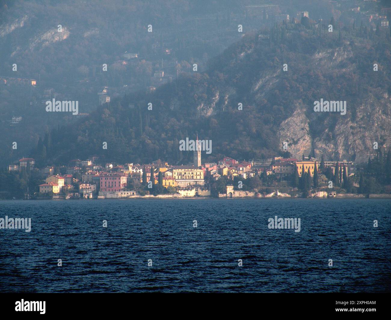 Skyline di stile hi-res stock photography and images - Alamy