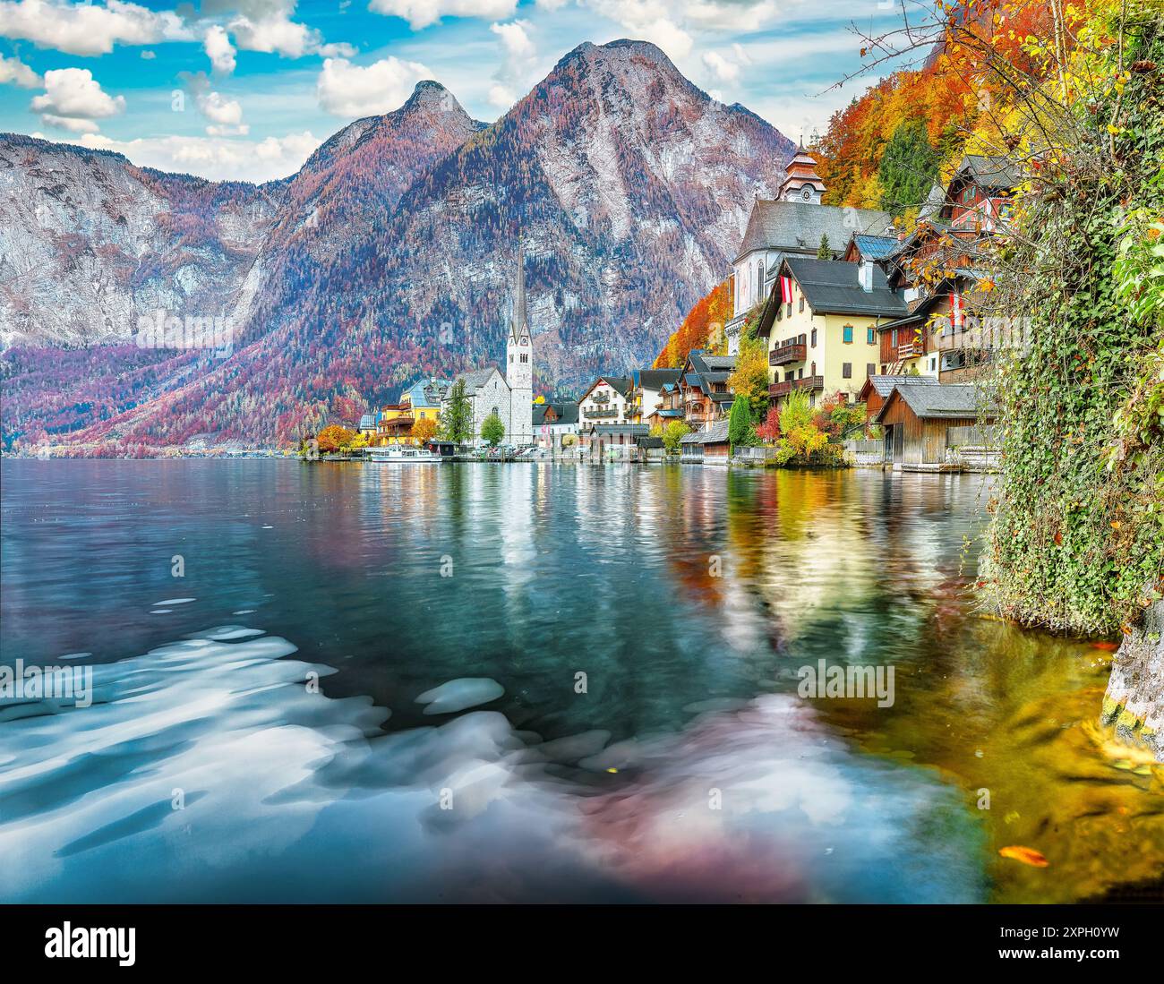 Stunning view of famous Hallstatt mountain village with Hallstatter ...