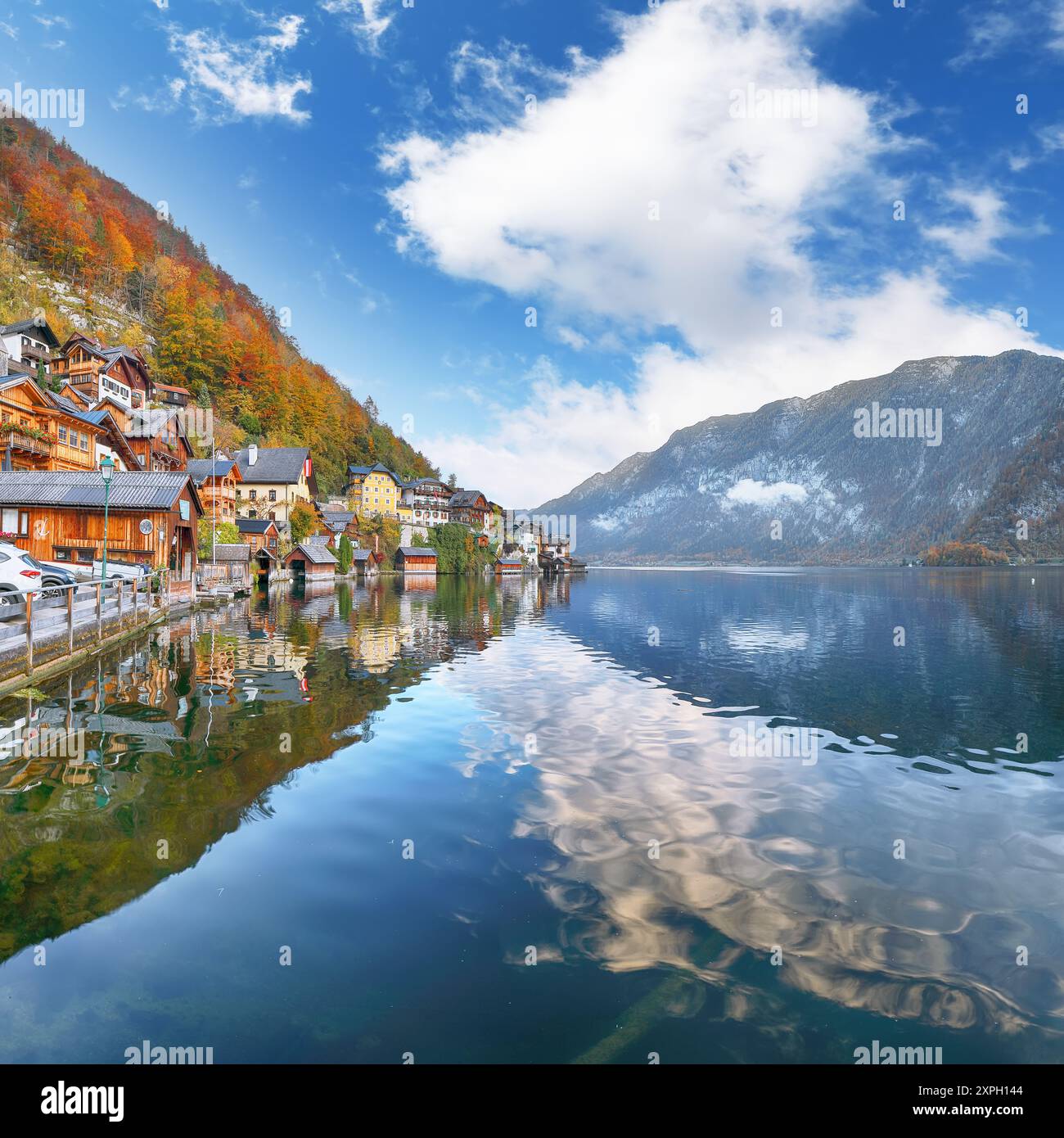 Amazing view of famous Hallstatt mountain village with Hallstatter lake ...