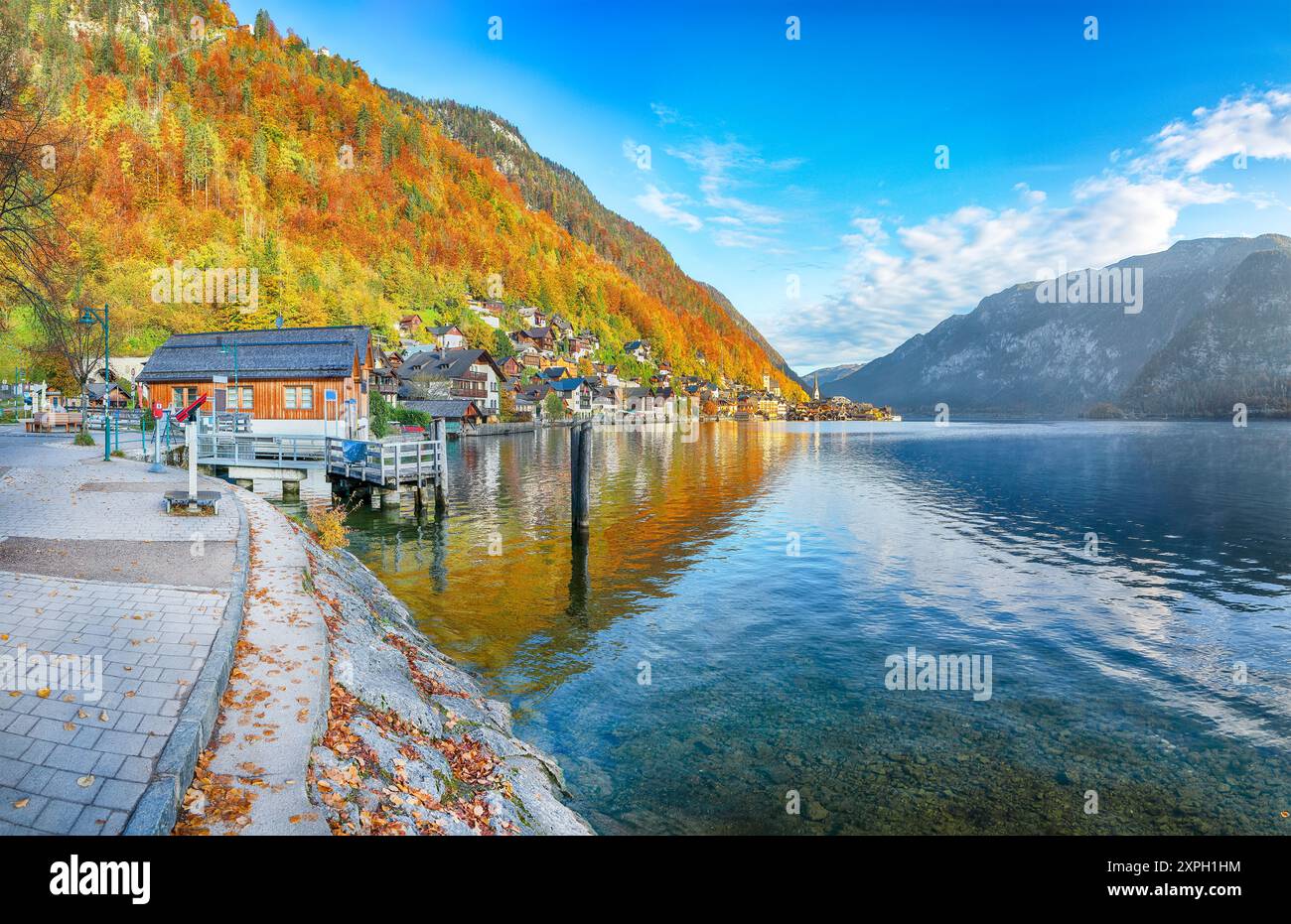 Stunning view of famous Hallstatt mountain village with Hallstatter ...