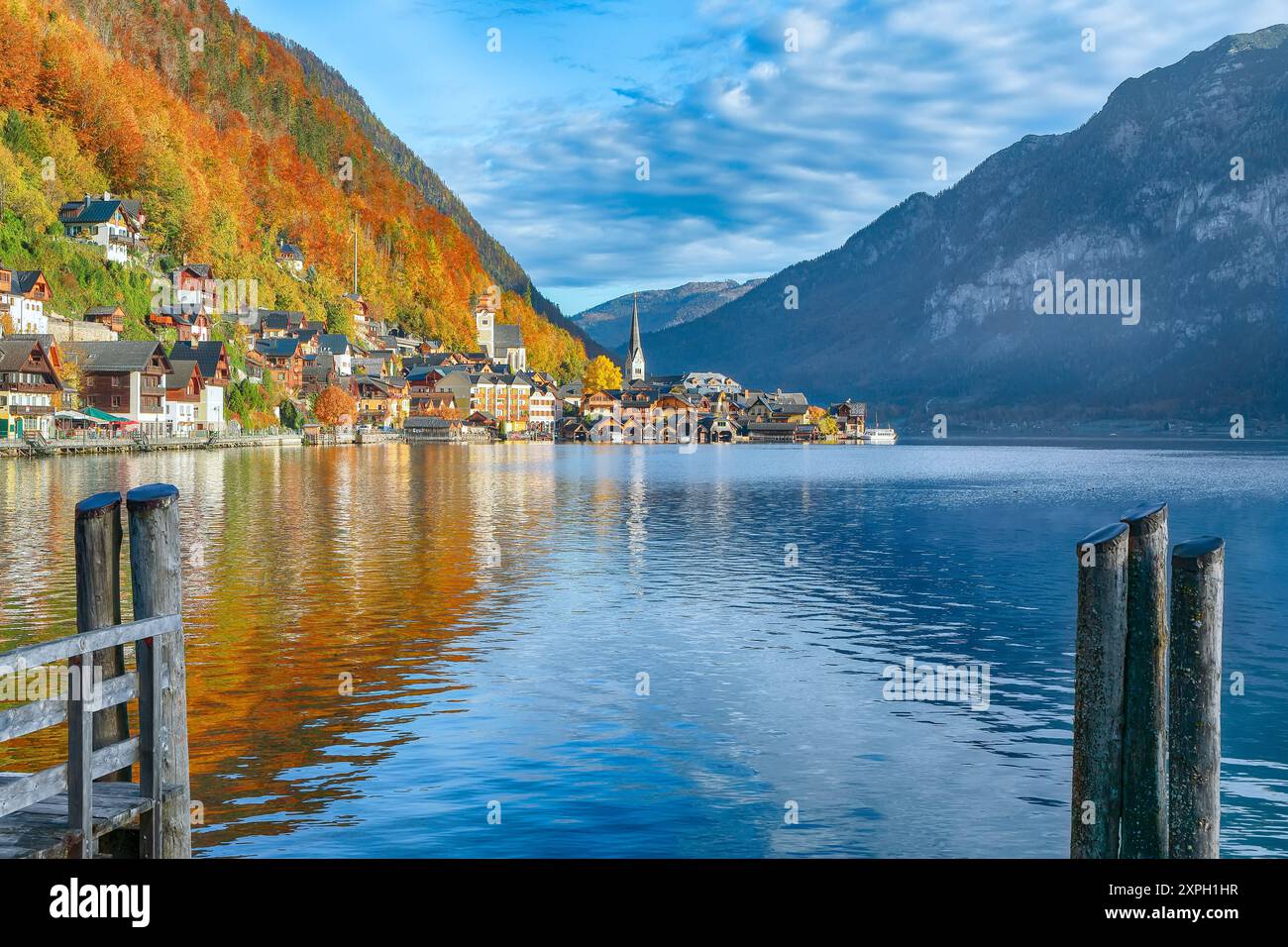 Stunning view of famous Hallstatt mountain village with Hallstatter ...
