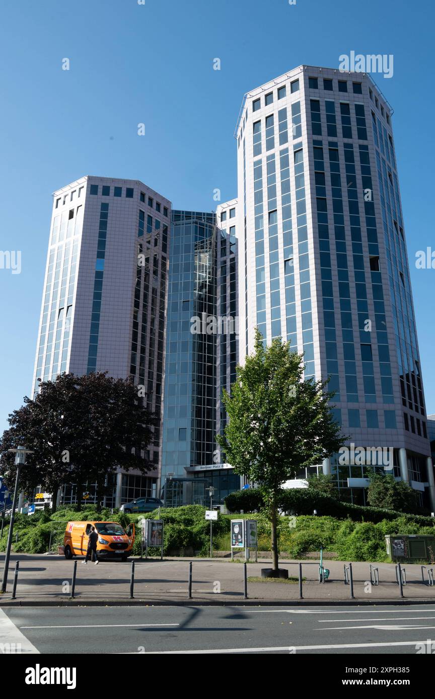 Die Weststadttuerme in Essen am Berliner Platz, Hochhaus, Buerogebaeude ...