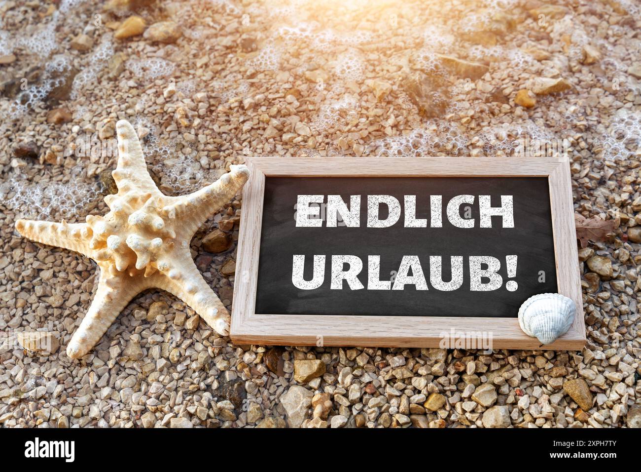 5 August 2024: Sign - Vacation at last PHOTOMONTAGE *** Schild - Endlich Urlaub FOTOMONTAGE ...