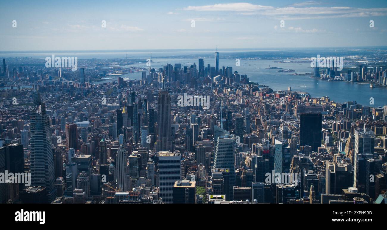 Aerial cinematic footage financial district hi-res stock photography and images - Alamy