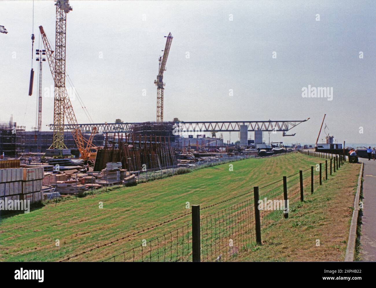 Second Severn Crossing viaduct launching gantry and building site Stock ...