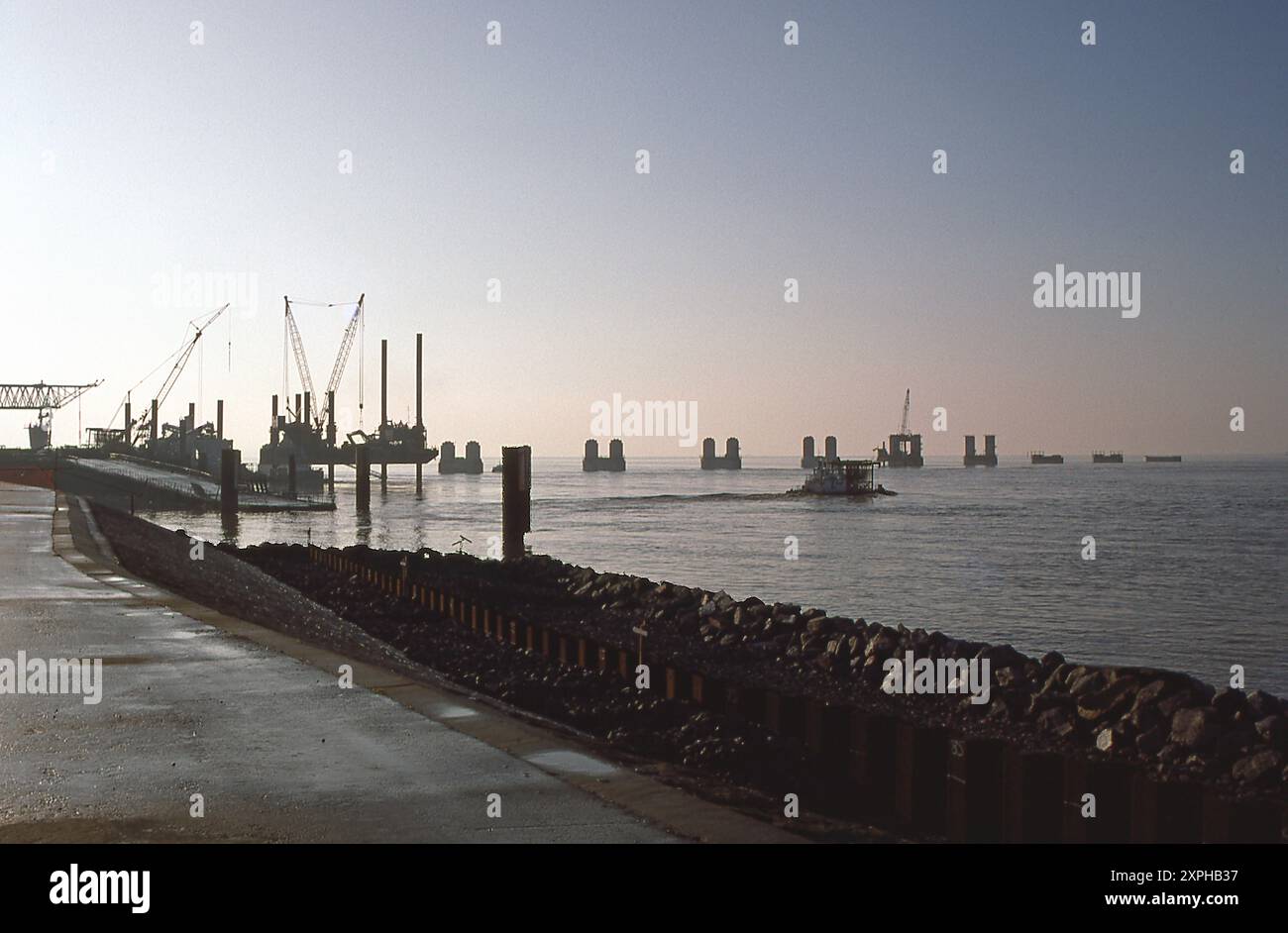 Concrete caisson structure hi-res stock photography and images - Alamy