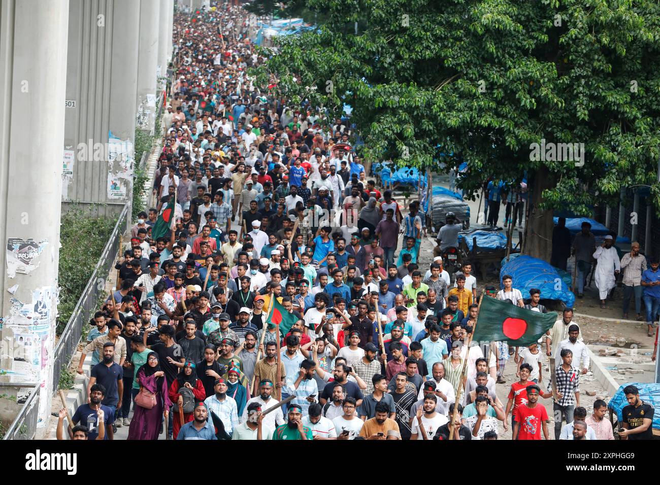Dhaka, Bangladesh - August 05, 2024: Thousands of people cheered at ...