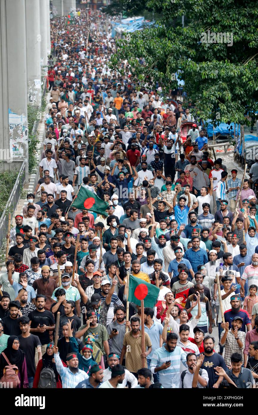 Dhaka, Bangladesh - August 05, 2024: Thousands of people cheered at ...