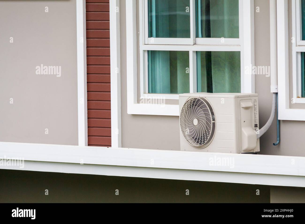 Air conditioner compressor hi-res stock photography and images - Alamy