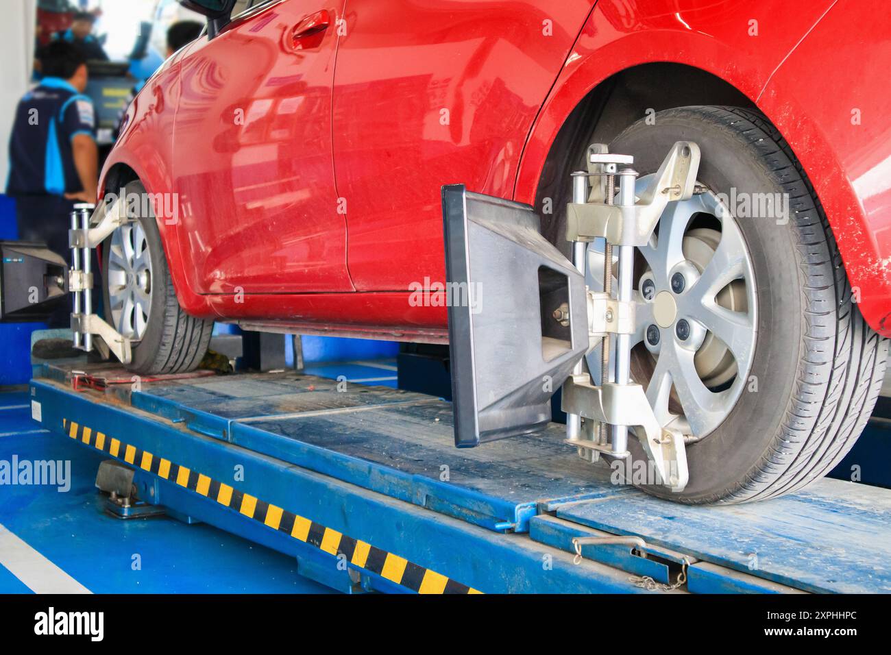 Car wheel alignment hi-res stock photography and images - Alamy